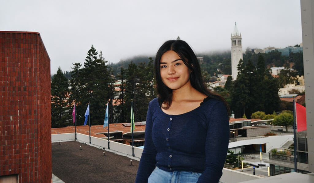 Teen Volunteer Advocates for Diversity in STEM for Young Female ...